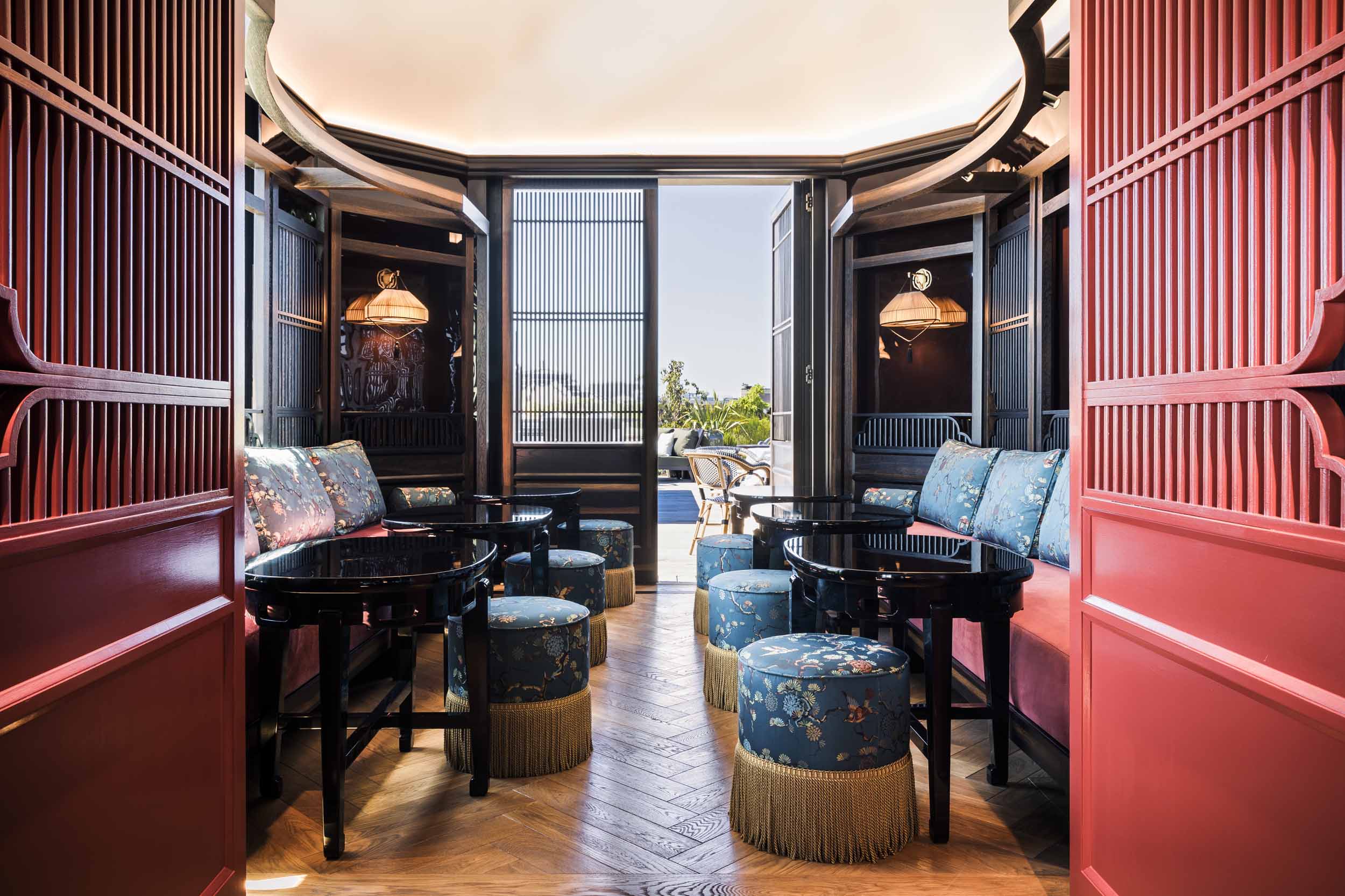 Mūn | Paris Society